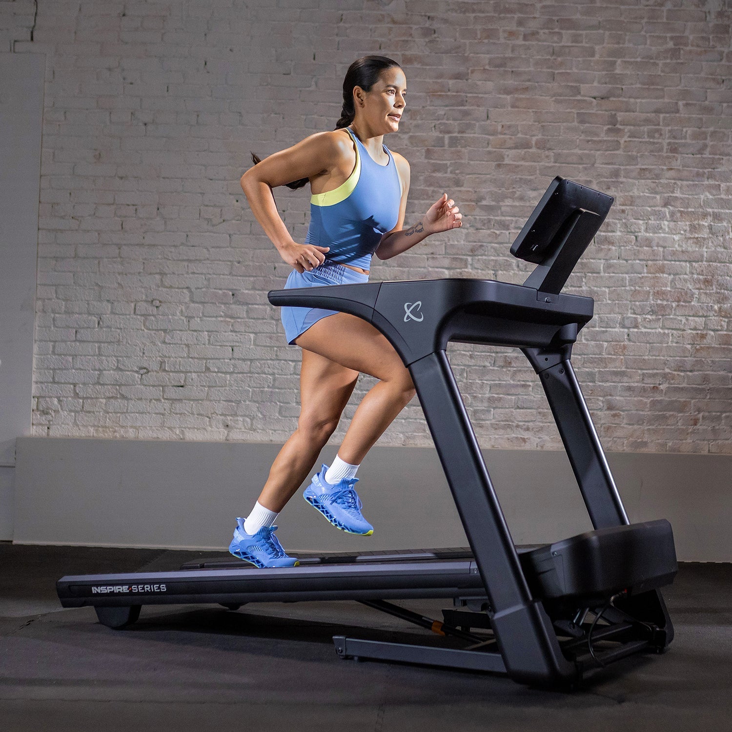 Inspire Series T5 Treadmill – Cloud Cushion & Natural Stride | Centr